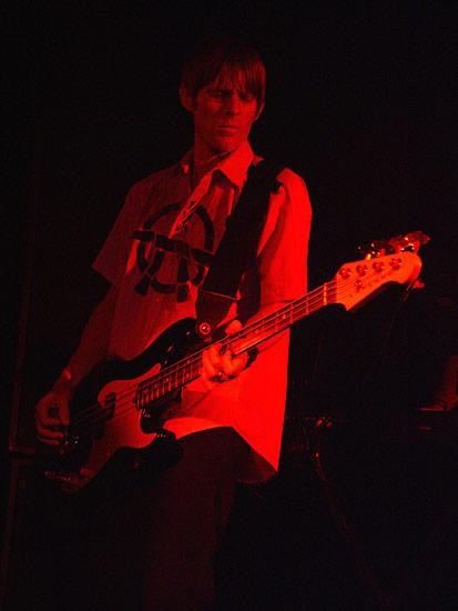 Jane's Addiction – Chris Chaney (3/8) – laut.de – Foto