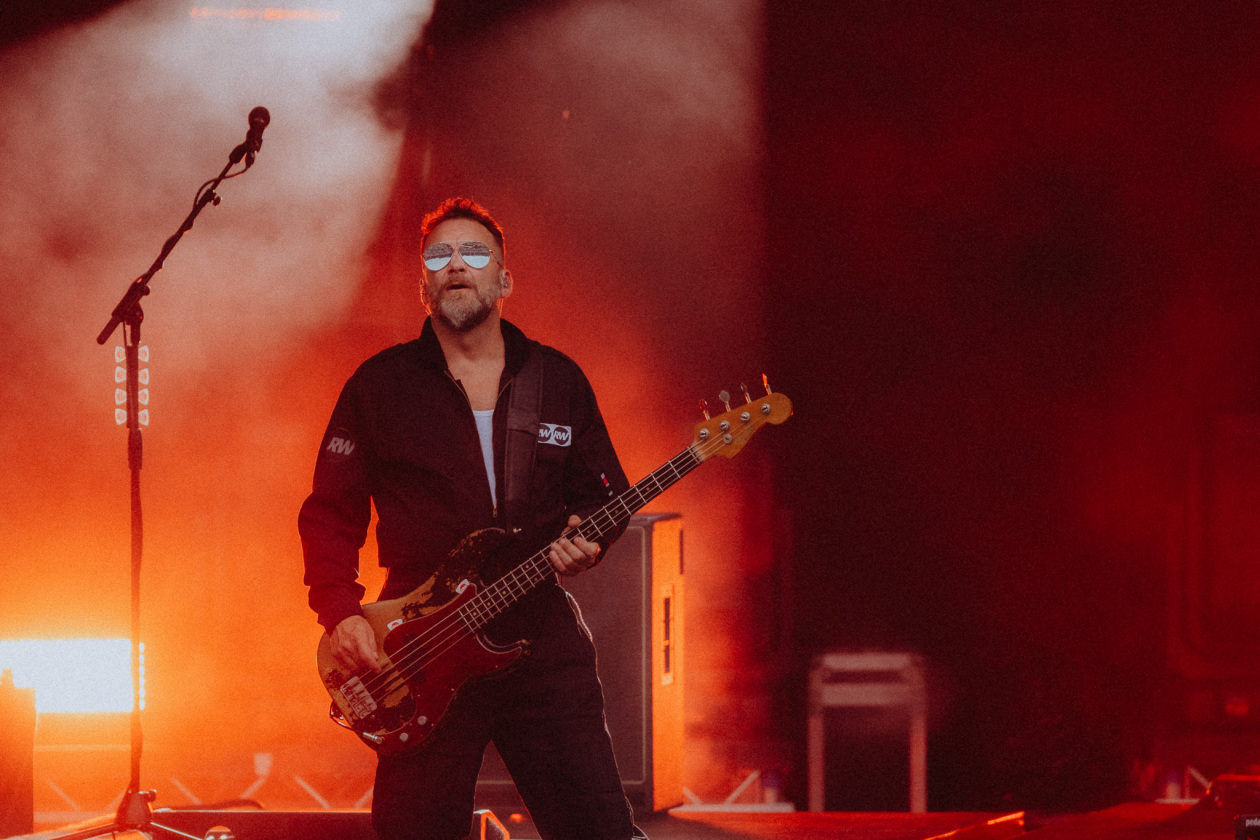 Robbie Williams – Bass. (18/35) – laut.de – Foto